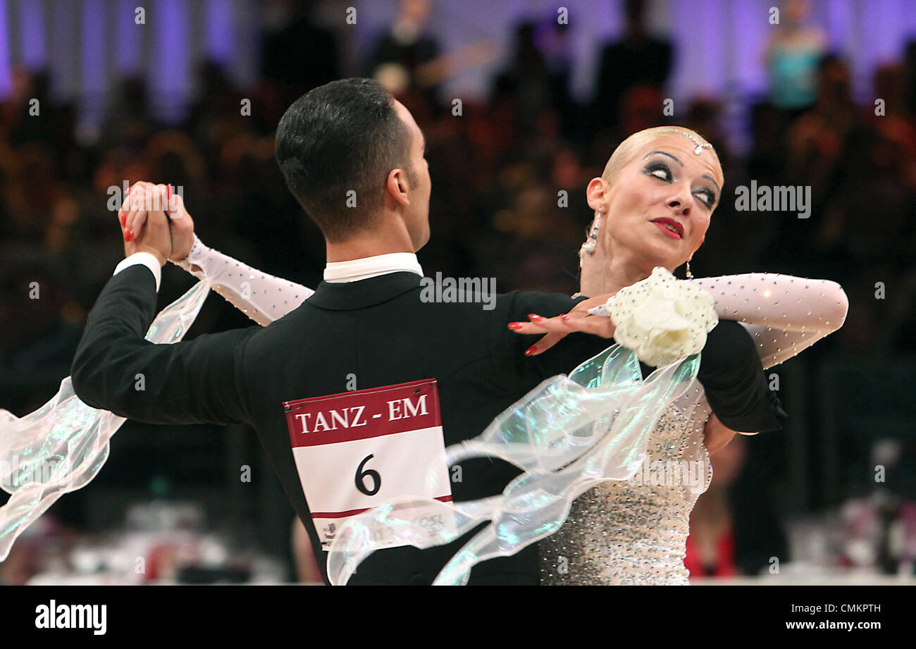 Italian dancers hi-res stock photography and images - Alamy