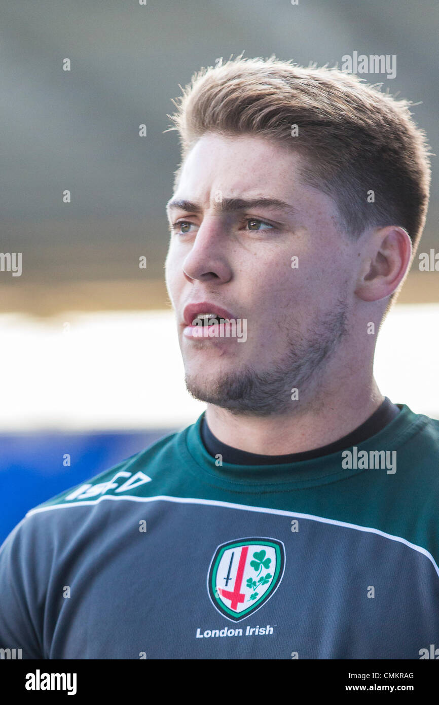 Reading before signing hi-res stock photography and images - Alamy