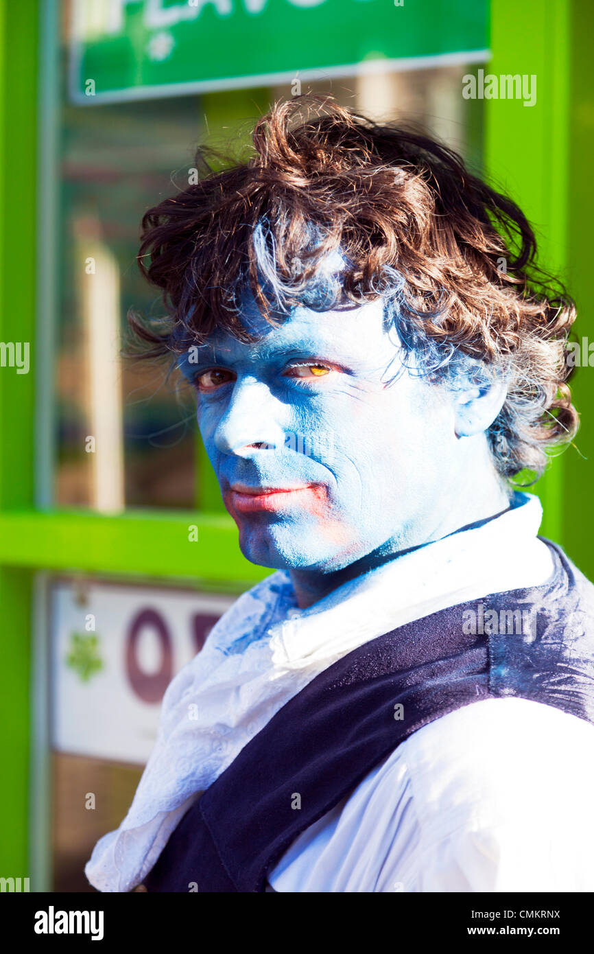 Blue smurf dancing hi-res stock photography and images - Alamy