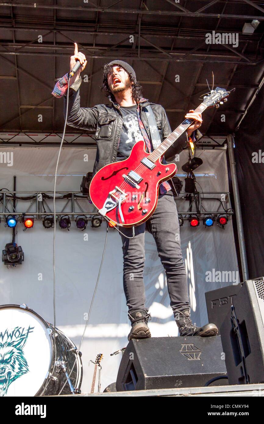 New Orleans, Louisiana, USA. 2nd Nov, 2013. JORDAN COOK of 'Reignwolf ...