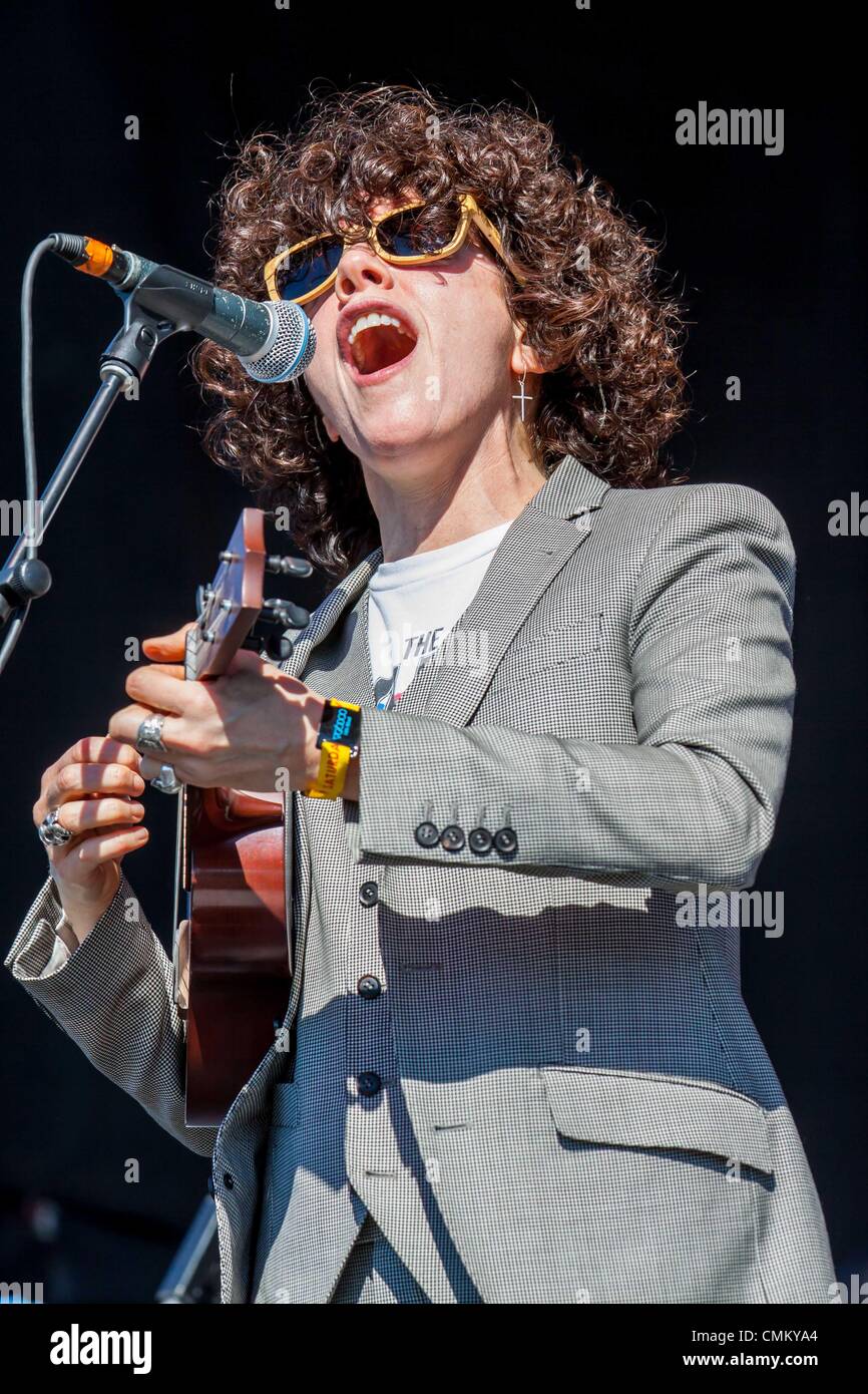 New Orleans, Louisiana, USA. 2nd Nov, 2013. L.P. aka LAURA PERGOLIZZI ...