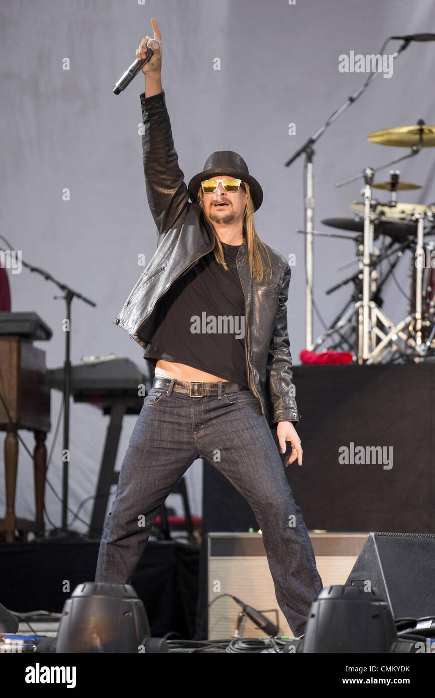 New Orleans, Louisiana, USA. 3rd Nov, 2013. Singer KID ROCK (aka ROBERT ...