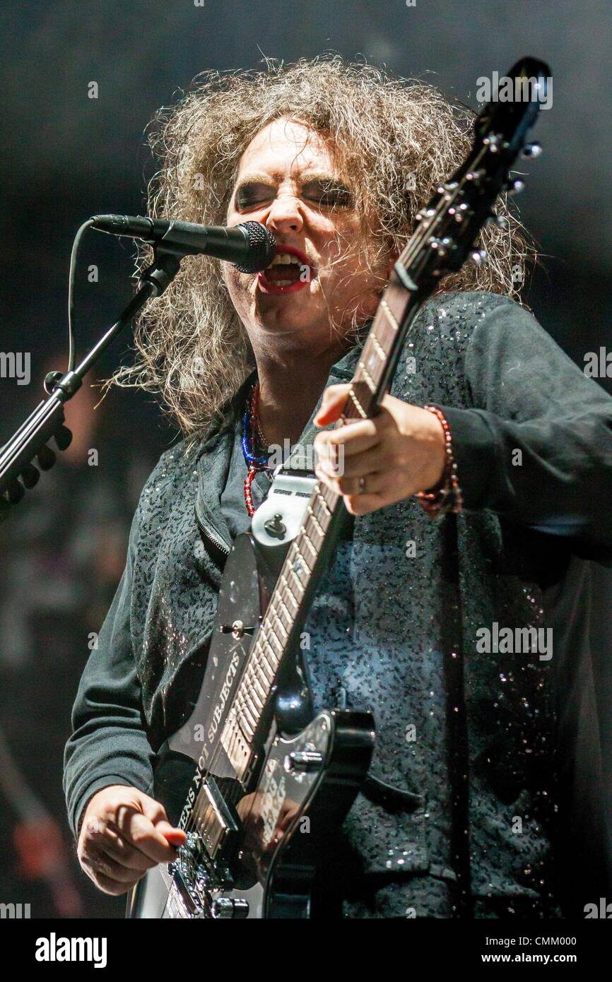 New Orleans, Louisiana, USA. 3rd Nov, 2013. Lead Singer ROBERT SMITH of ...