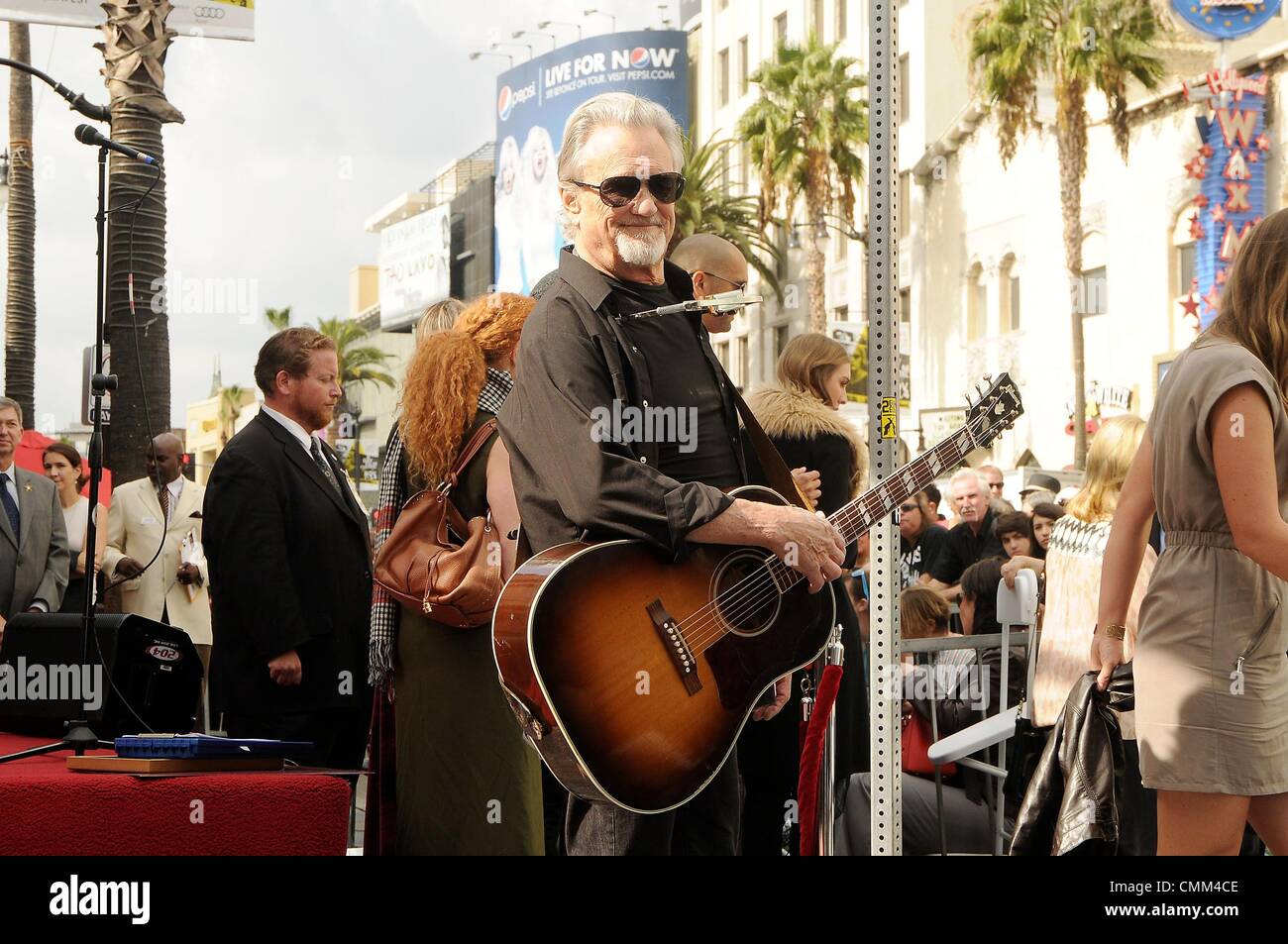 Los Angeles, CA, USA. 4th Nov, 2013. Kris Kristofferson at the ...