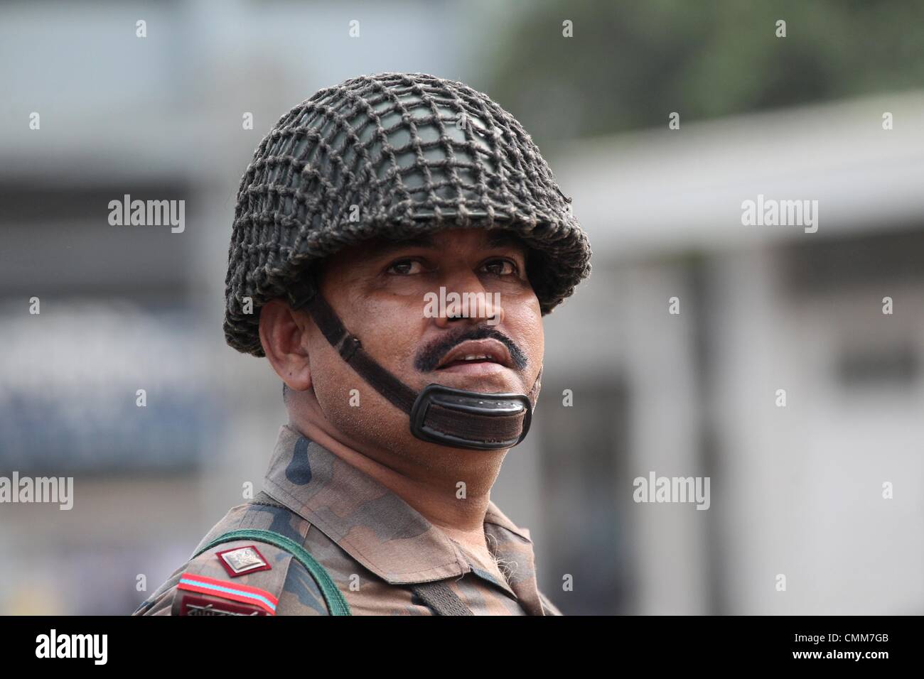 Dhaka, Bangladesh. 5th Nov, 2013. , A Bangladeshi Border Guard ( BGB ...