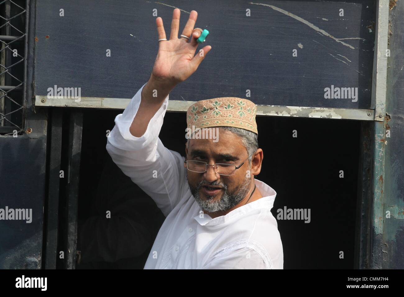 Dhaka, Bangladesh. 5th Nov, 2013. , A Former BNP lawmaker Nasiruddin Ahmed Pintu shown his hand ...
