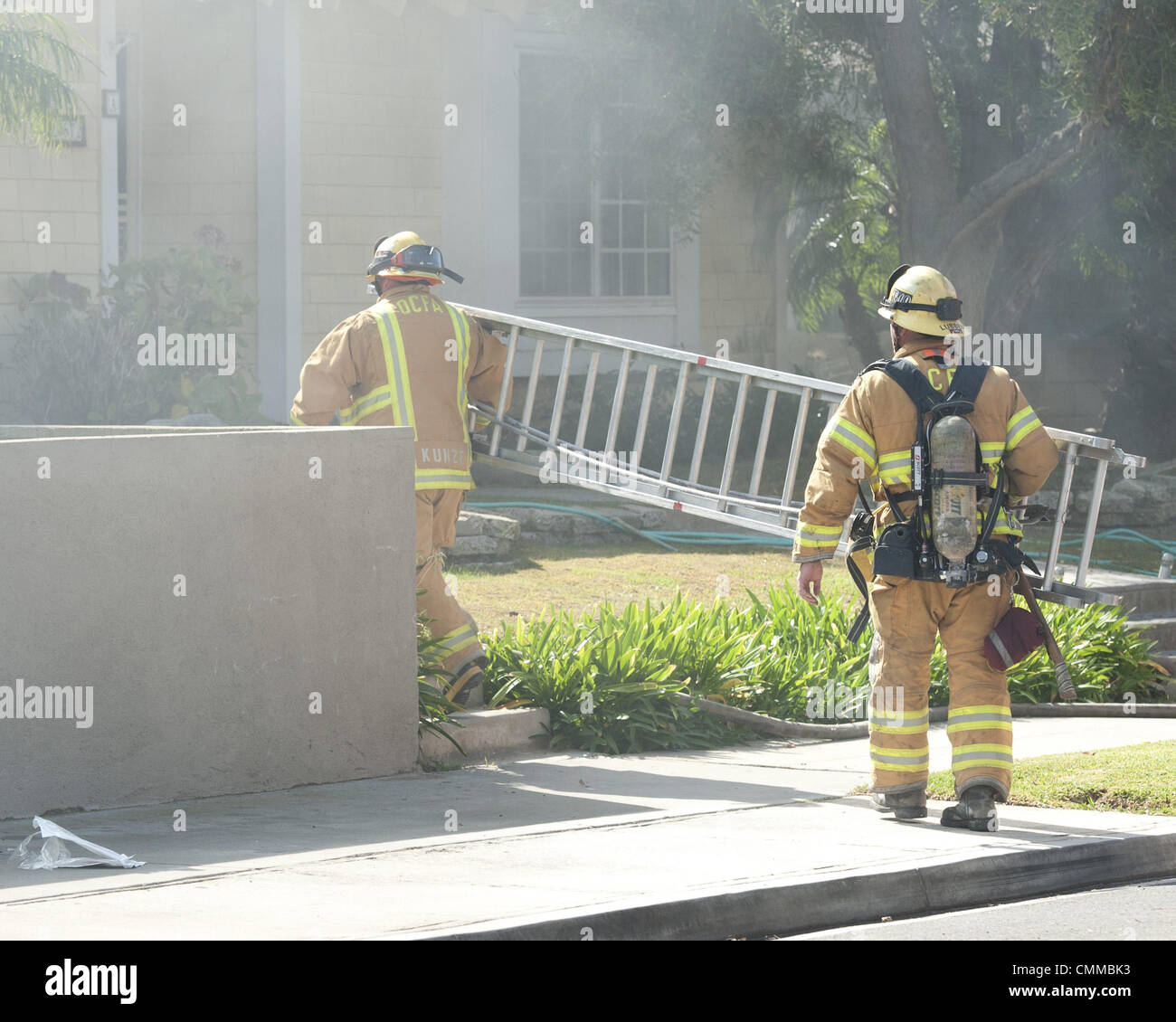 Carry a ladder hi-res stock photography and images - Alamy