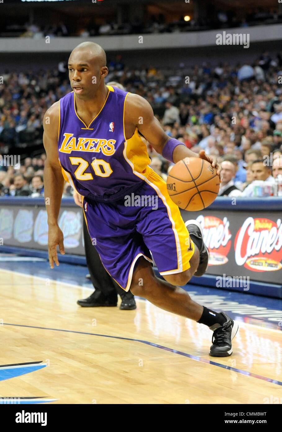 Dallas, Texas, USA. 5th November 2013. Los Angeles Lakers shooting ...