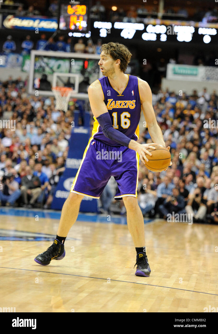 Dallas, Texas, USA. 5th November 2013. Los Angeles Lakers power forward ...