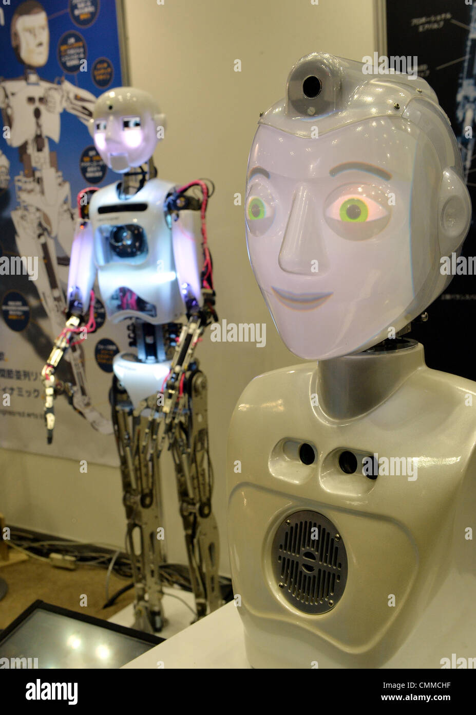 Tokyo, Japan. 6th Nov, 2013. A robot with the parallel link mechanism ...