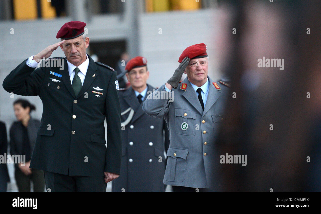 Berlin, Germany. 06th Nov, 2013. German Chief of Federal Armed Forces ...