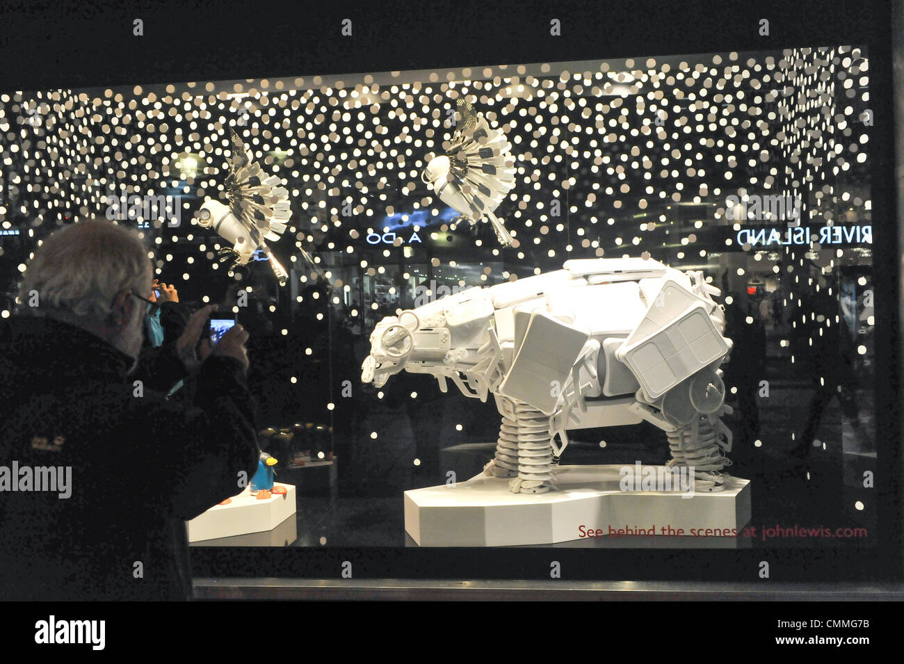 John lewis christmas shop window hi-res stock photography and images ...