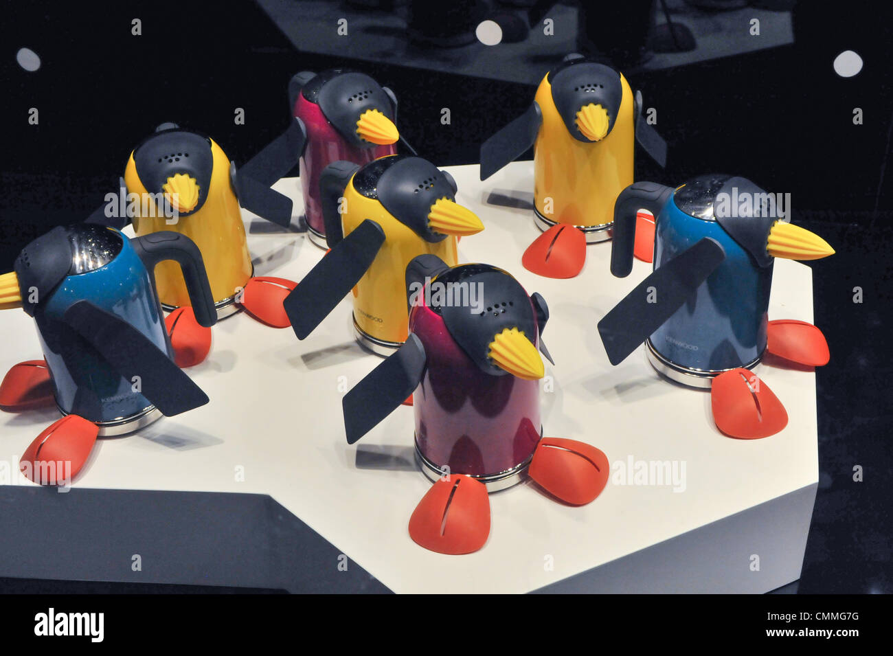 John lewis christmas shop window hi-res stock photography and images ...