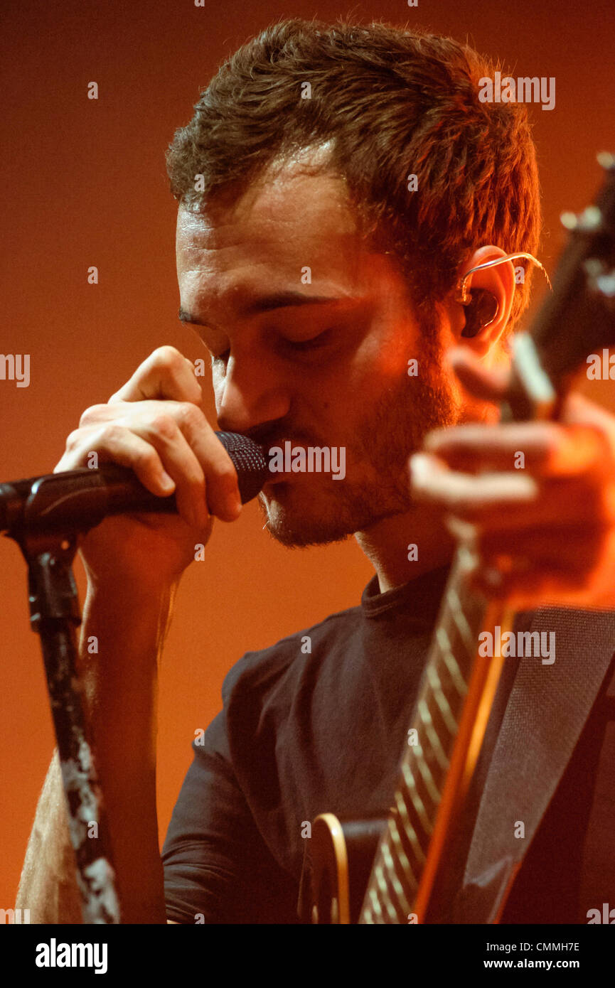 Tom smith lead singer editors hi-res stock photography and images - Alamy