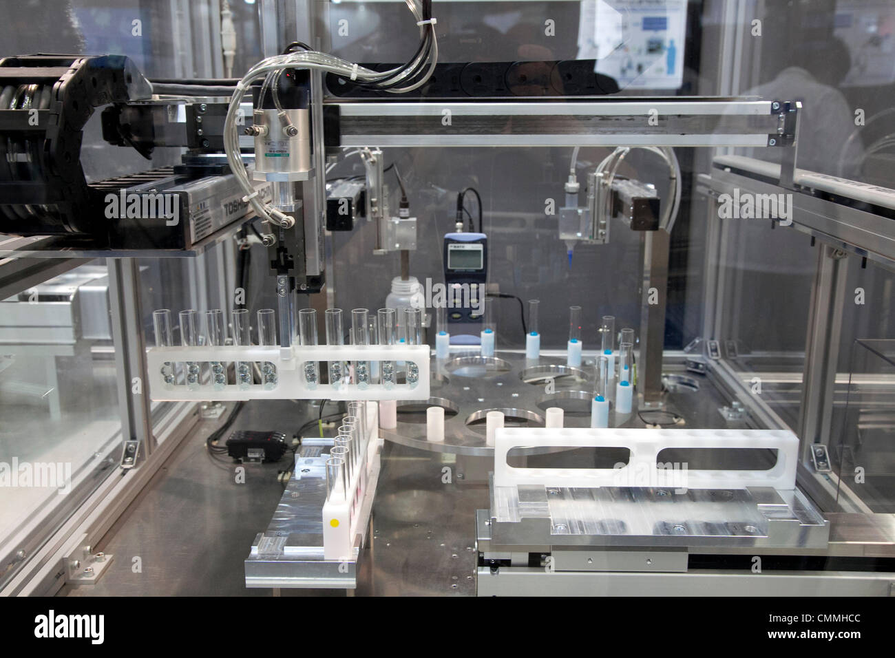 Tokyo, Japan. 6th Nov, 2013. The Toshiba Machine "Desktop Inspection ...