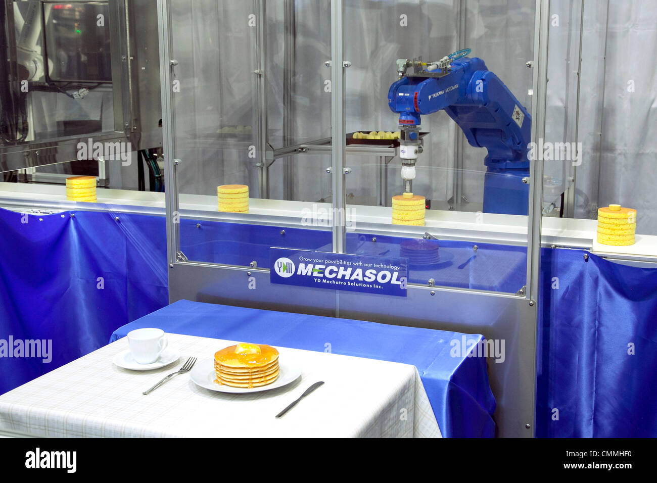Tokyo, Japan. 6th Nov, 2013. The "Robot handling system for goods ...