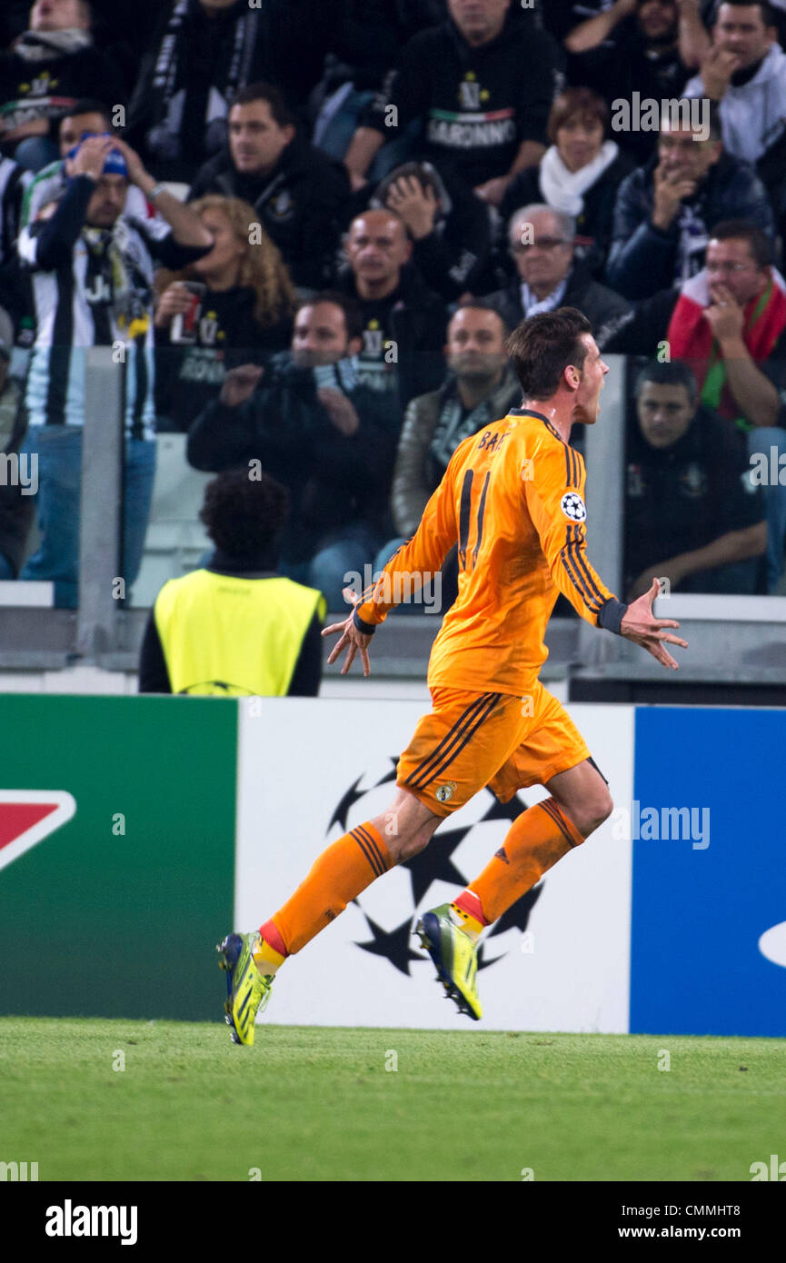 Gareth bale celebrates real madrid hi-res stock photography and images ...