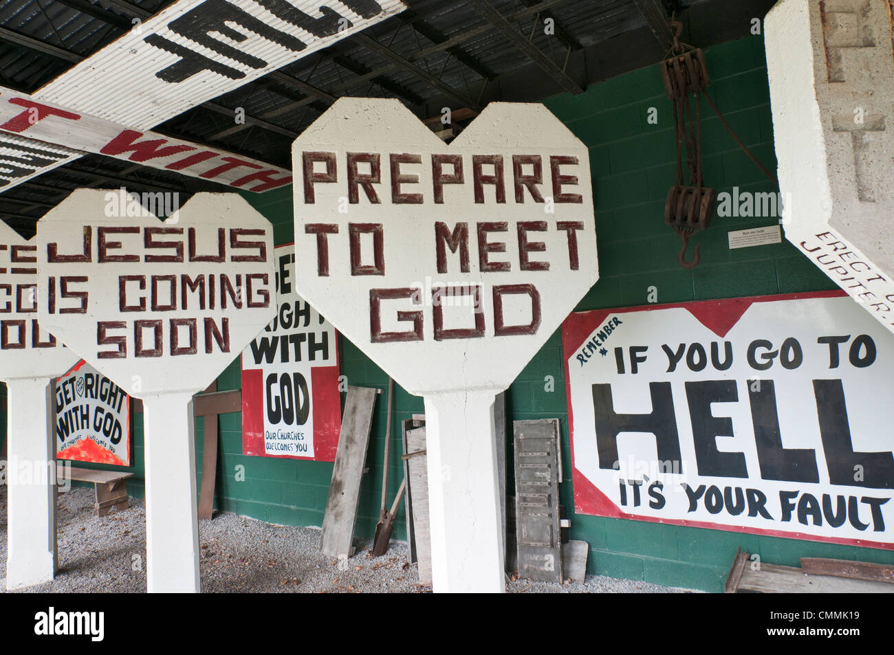 Tennessee, Norris, Museum of Appalachia, roadside religious signs of ...