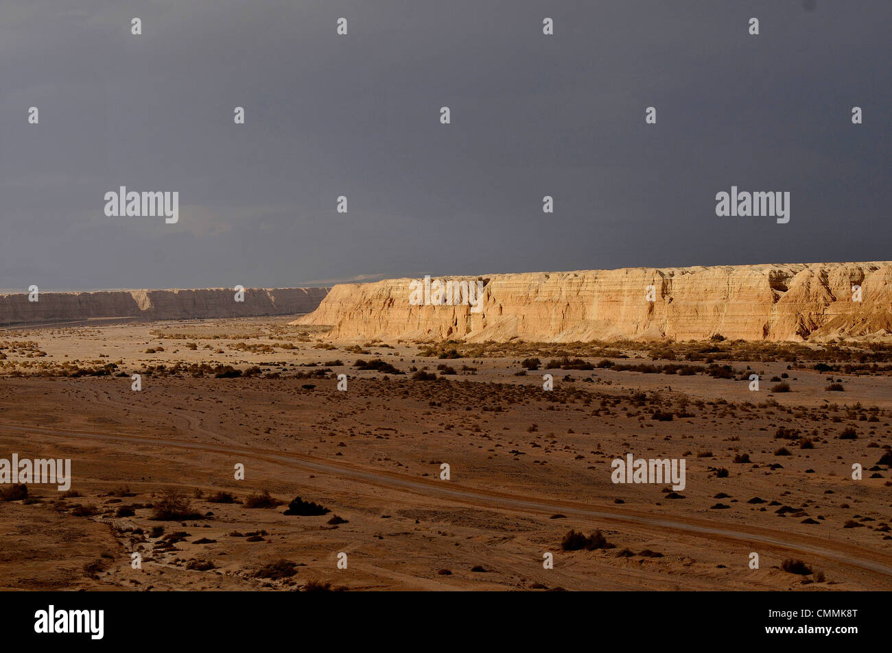 Negev desert scene in the northern Aravah (Arabah Stock Photo - Alamy