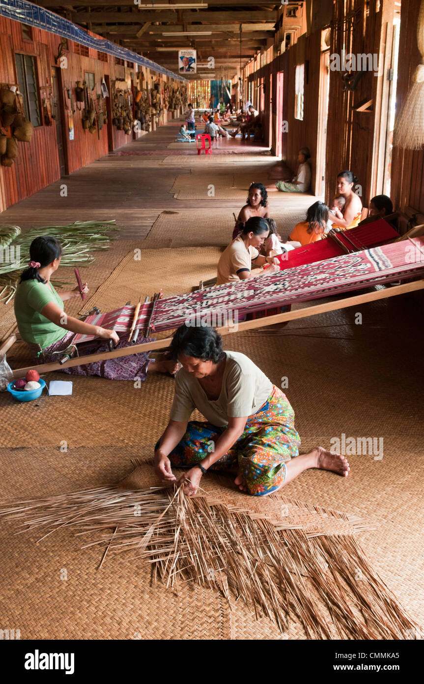 Iban woman in longhouse hi-res stock photography and images - Alamy