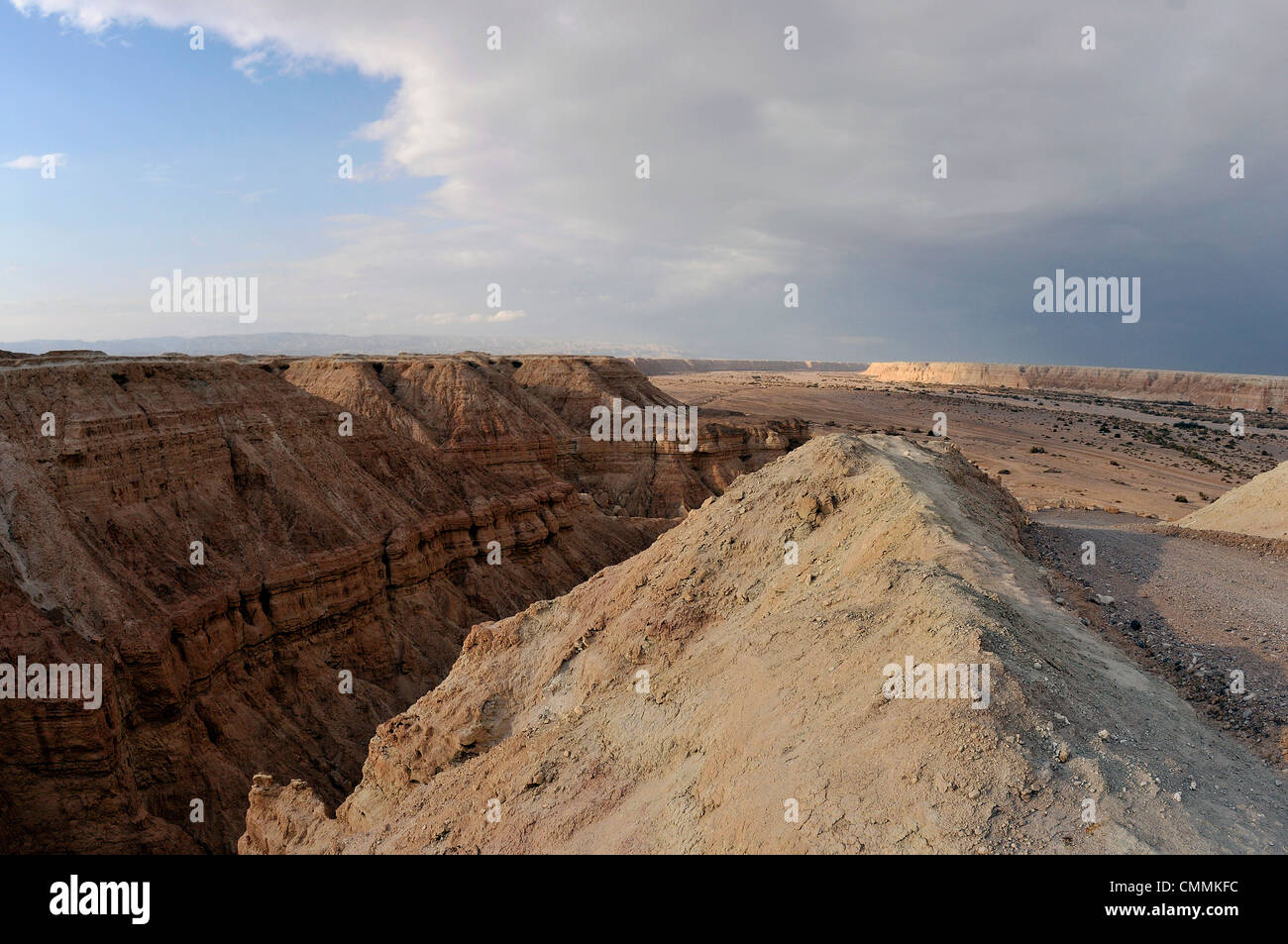 Negev desert scene in the northern Aravah (Arabah Stock Photo - Alamy