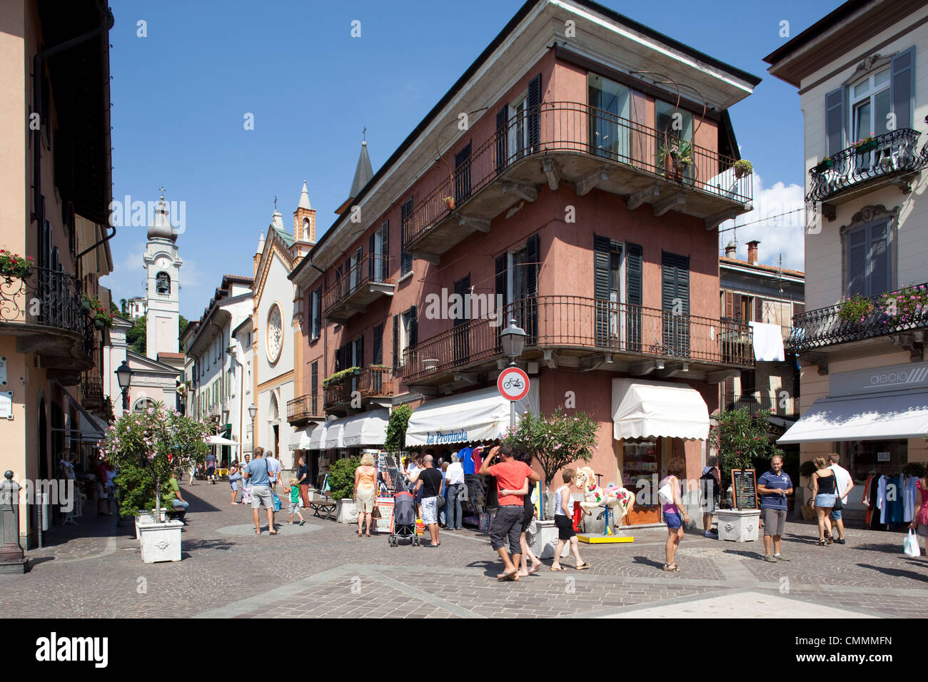 Piazza and street scene, Menaggio, Lake Como, Lombardy, Italy, Europe ...