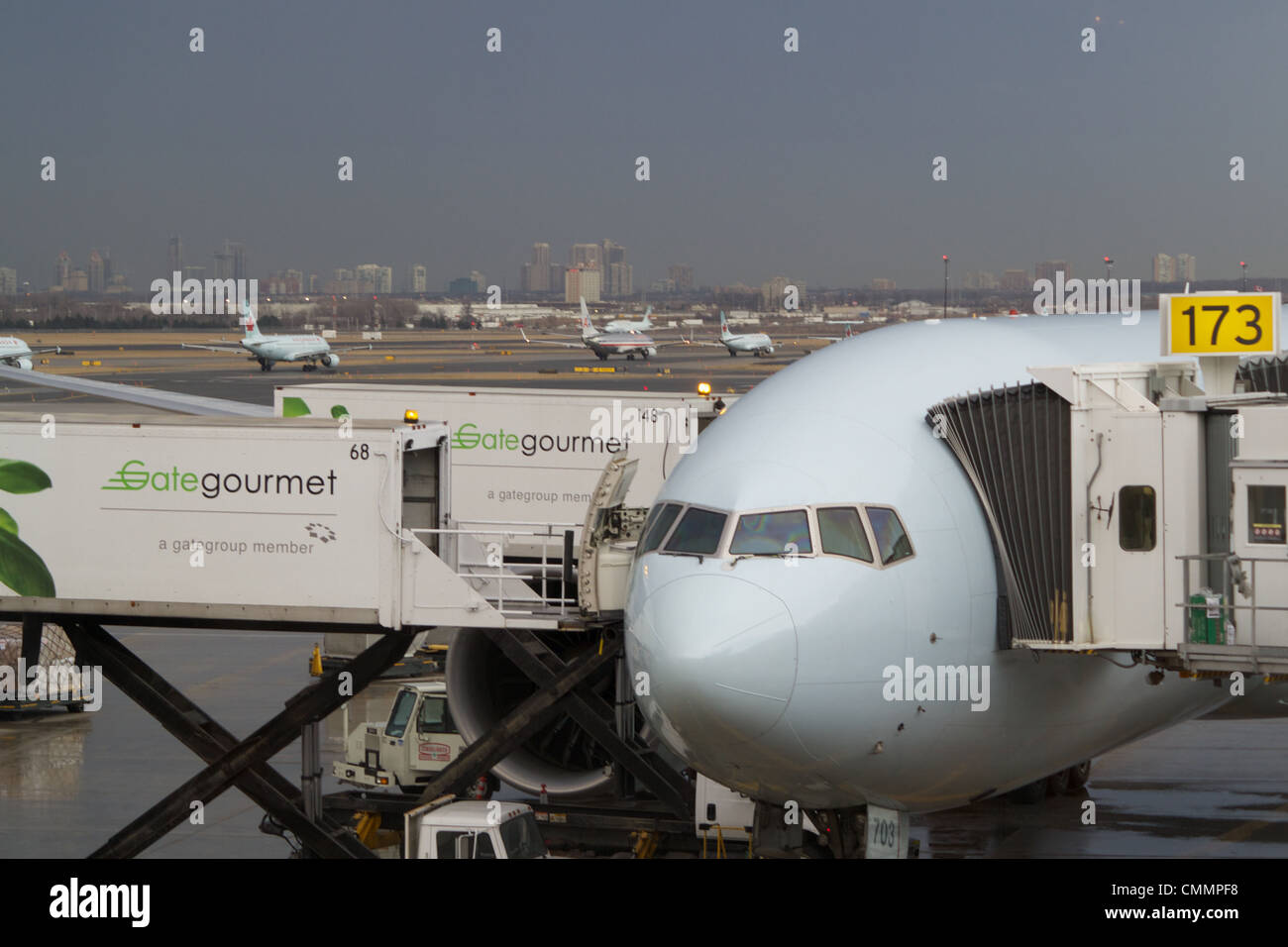 Air canada boeing 777 aircraft hi-res stock photography and images - Alamy