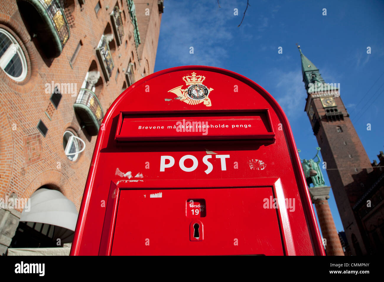 City hall square hi-res stock photography and images - Alamy