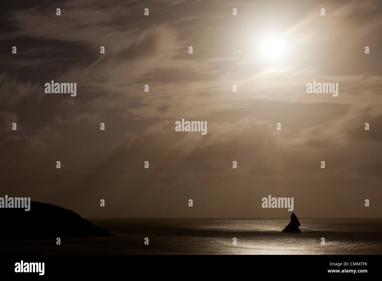 Moonlight bay beach hi-res stock photography and images - Alamy