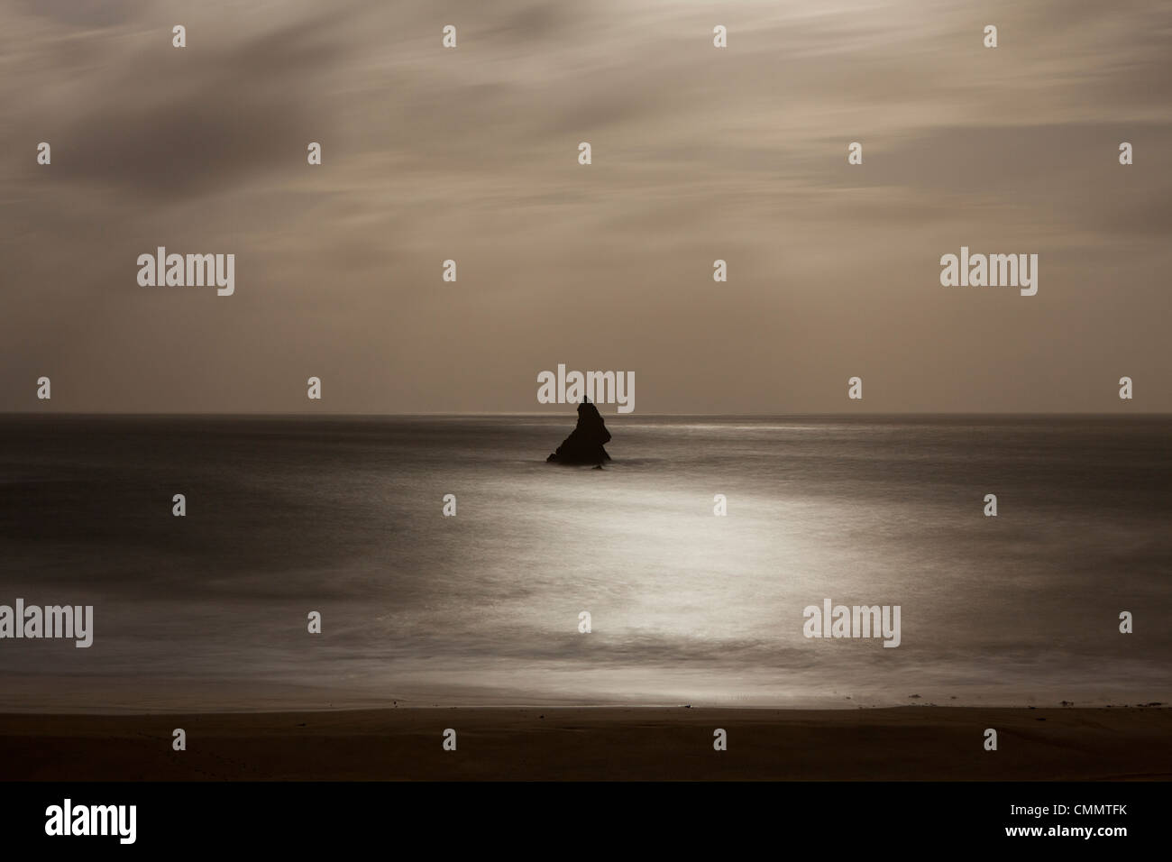 Moon lit beach hi-res stock photography and images - Alamy