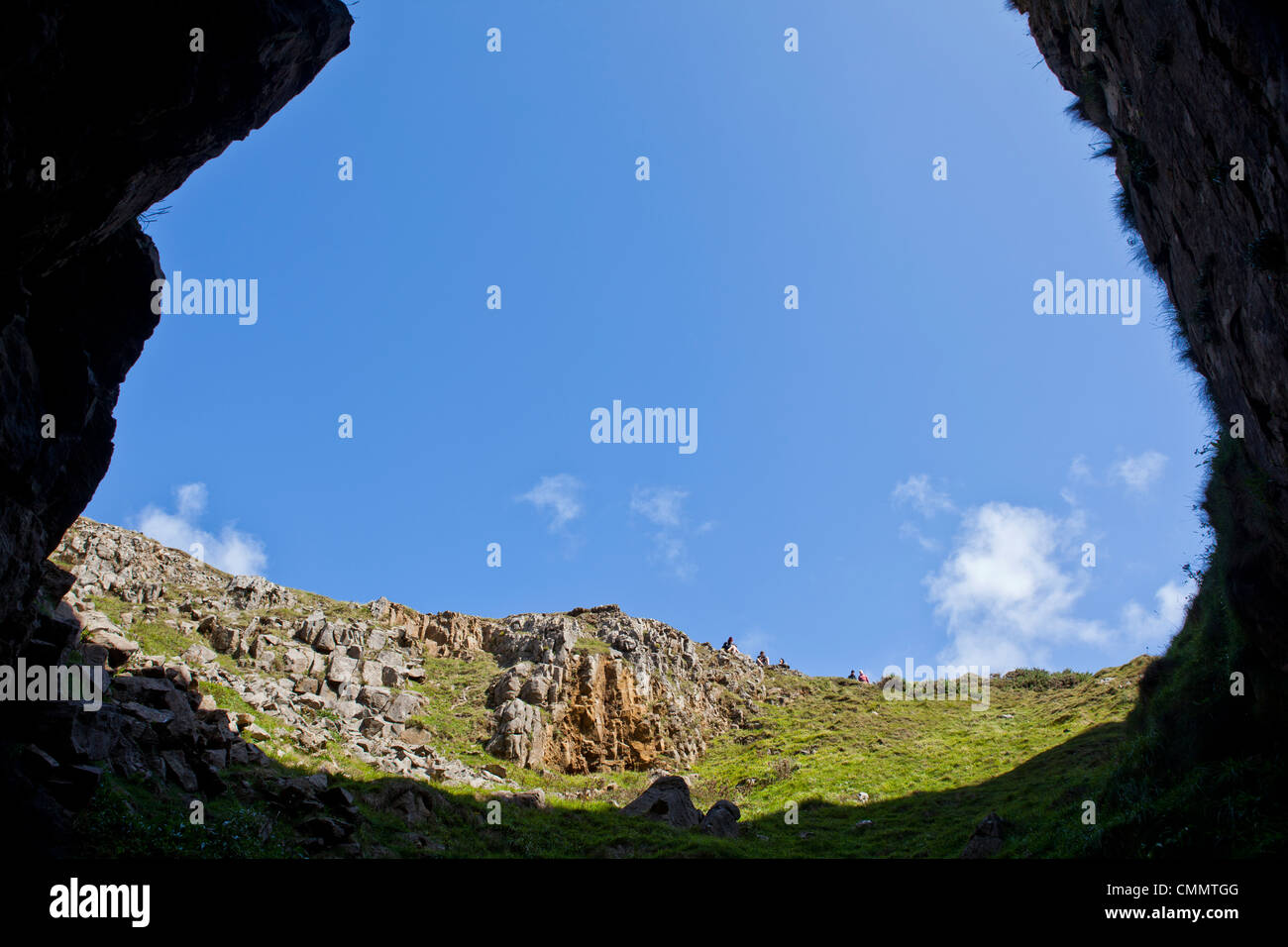 Looking up out of a sink hole in Pembrokeshire, Wales Stock Photo - Alamy