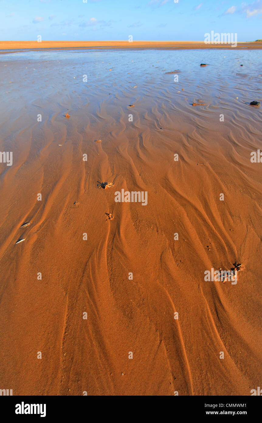 Wave patterns in sand hi-res stock photography and images - Alamy