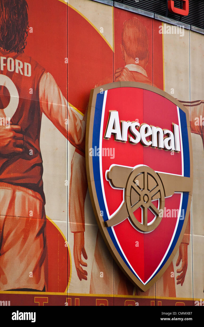 Arsenal badge hi-res stock photography and images - Alamy