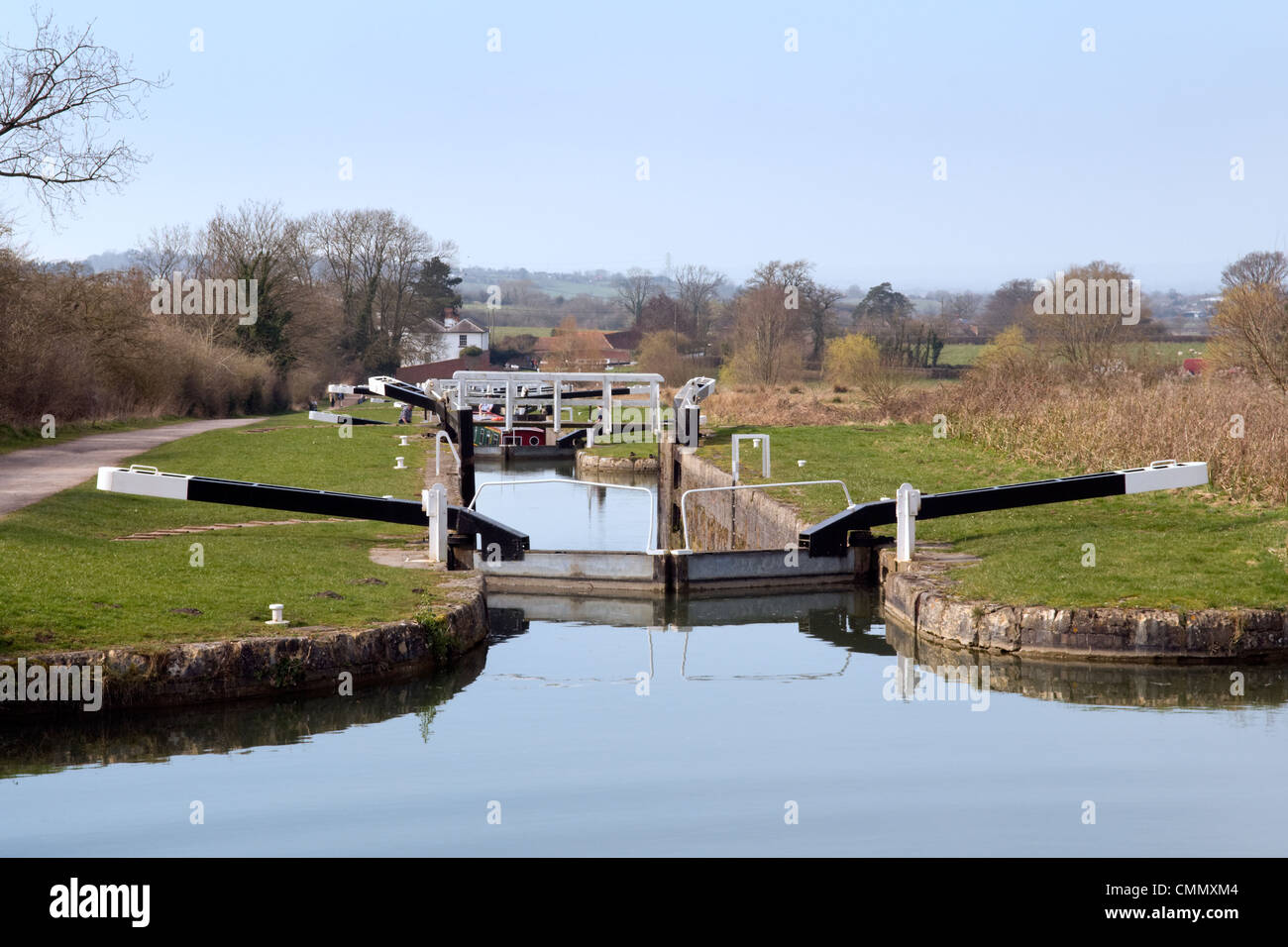 Canal Locks at Kennet and Avon Canal, Devizes, Wiltshire on sunny day ...