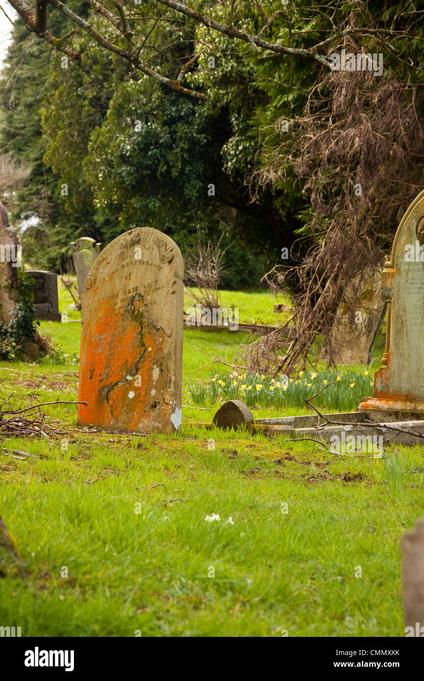 Very old headstones hi-res stock photography and images - Alamy