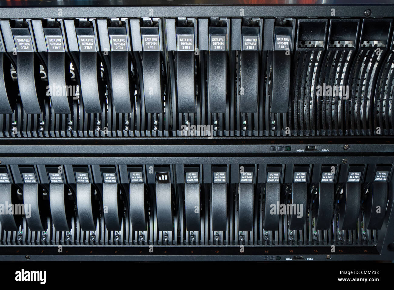 Data center hi-res stock photography and images - Alamy