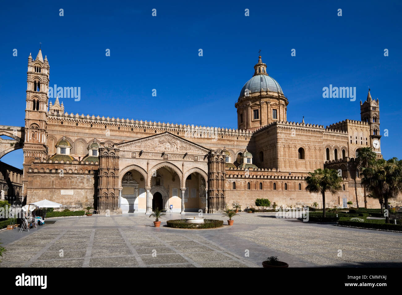 Exterior of the Norman Cattedrale (cathedral), Palermo, Sicily, Italy ...
