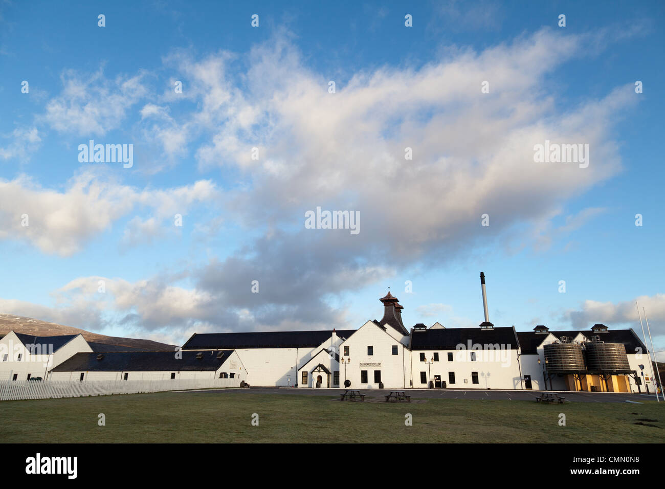 The distillery at Dalwhinnie in the Scottish highlands Stock Photo - Alamy