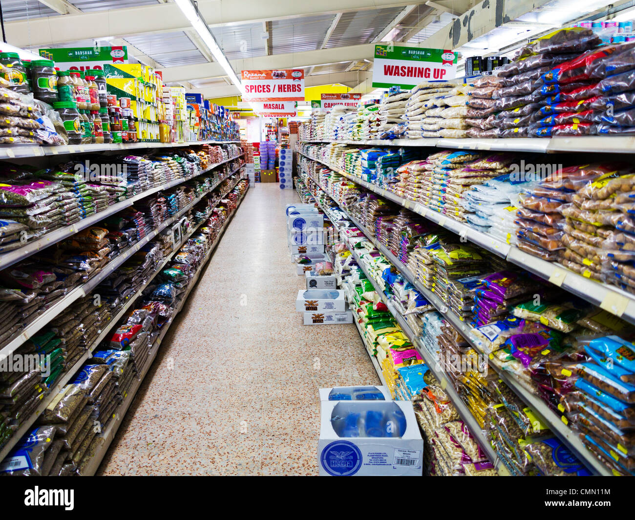 Supermarket aisle hi-res stock photography and images - Alamy