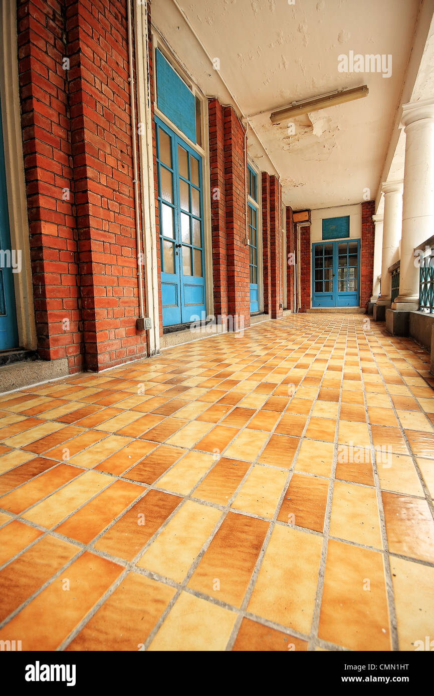 Old fashioned terrace hi-res stock photography and images - Alamy