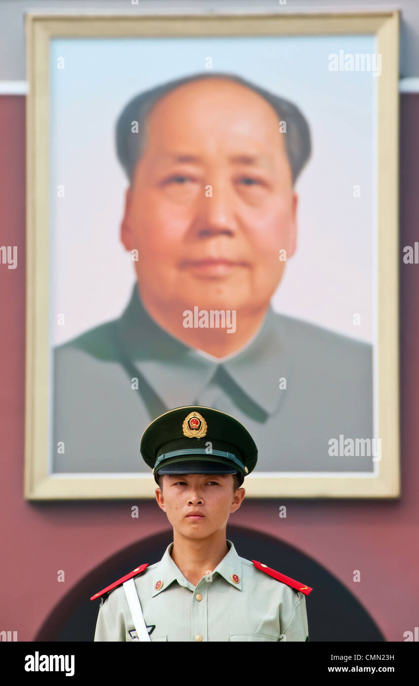 Front gate tiananmen square hi-res stock photography and images - Alamy