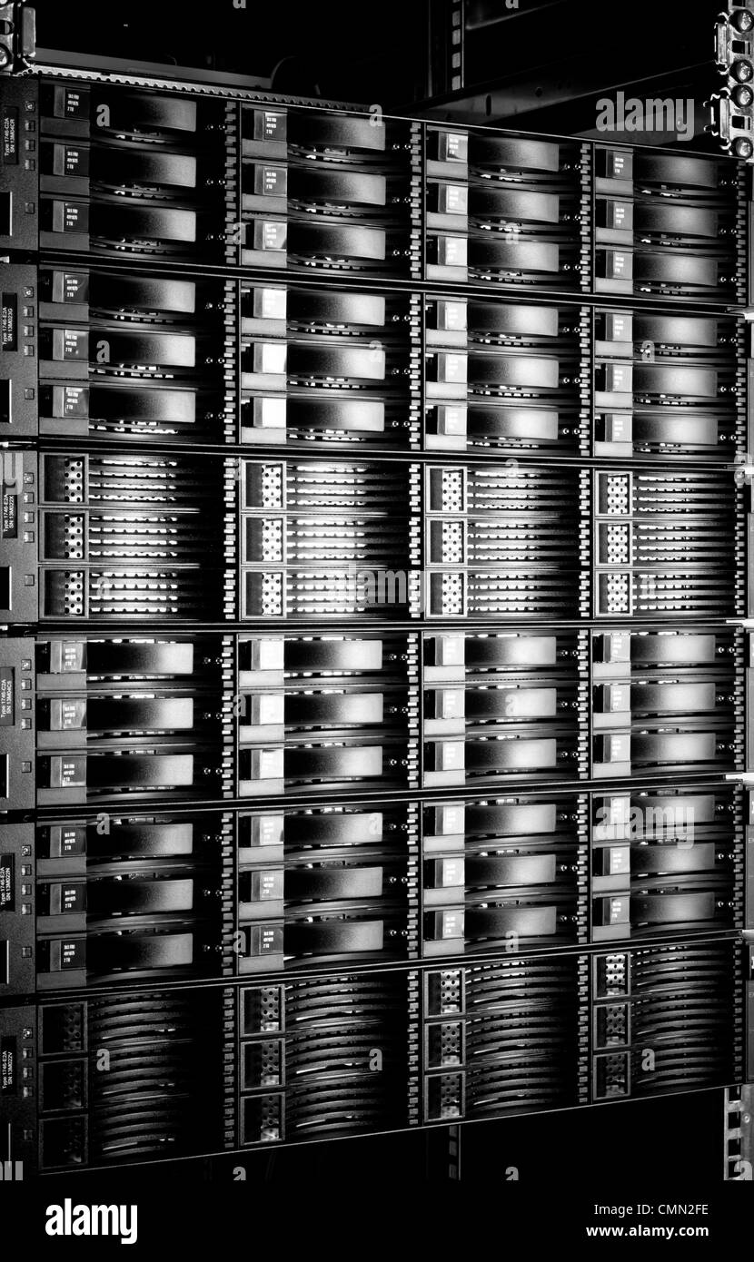 Data center hi-res stock photography and images - Alamy