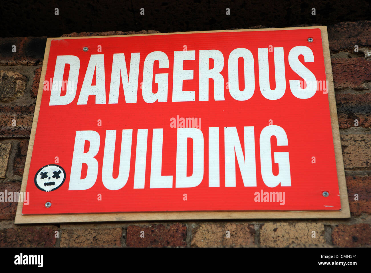 Warning sign unsafe building hi-res stock photography and images - Alamy