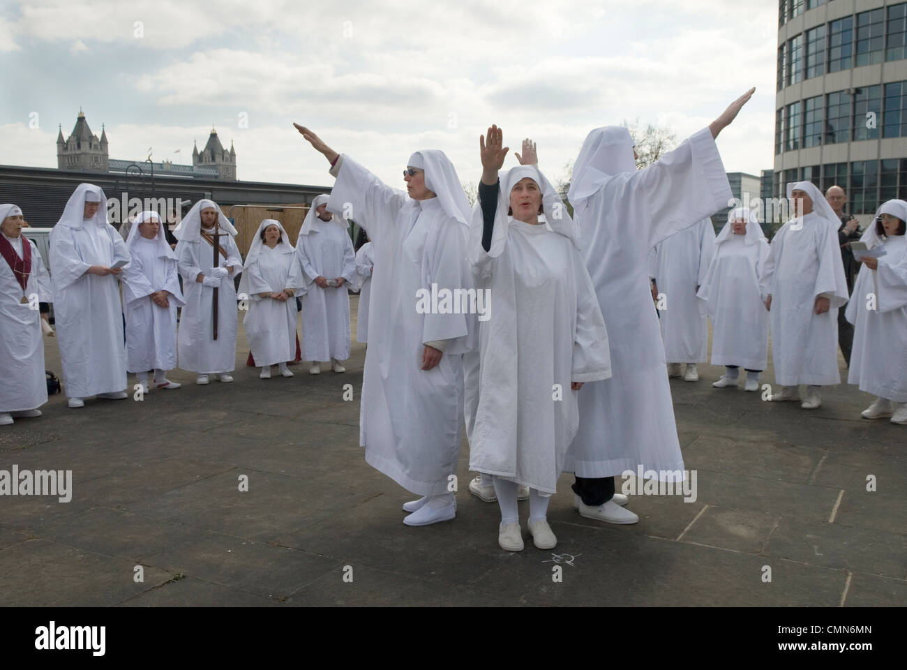 Druids ceremony hi-res stock photography and images - Alamy