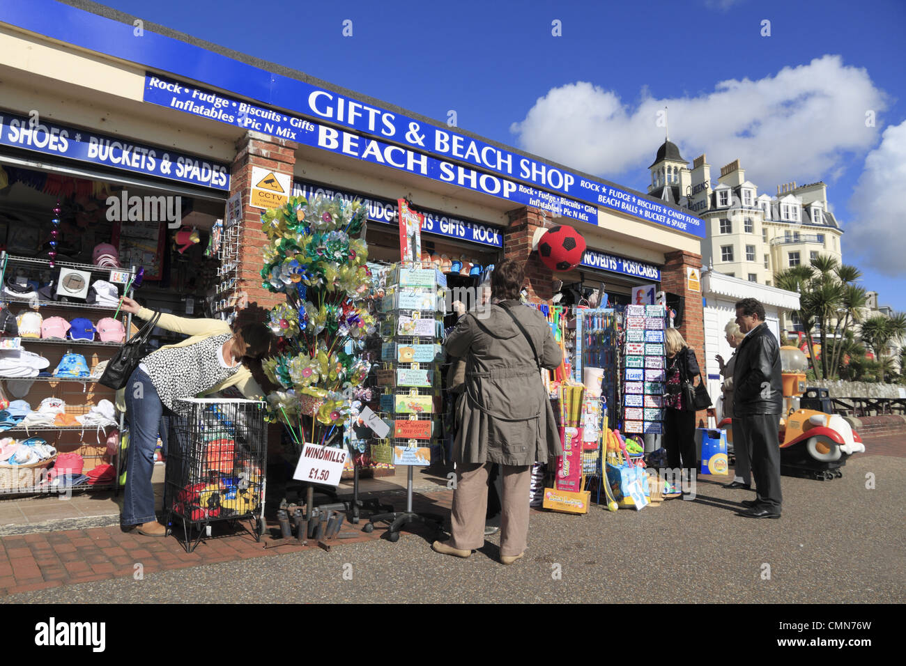 Beach front shop hi-res stock photography and images - Alamy