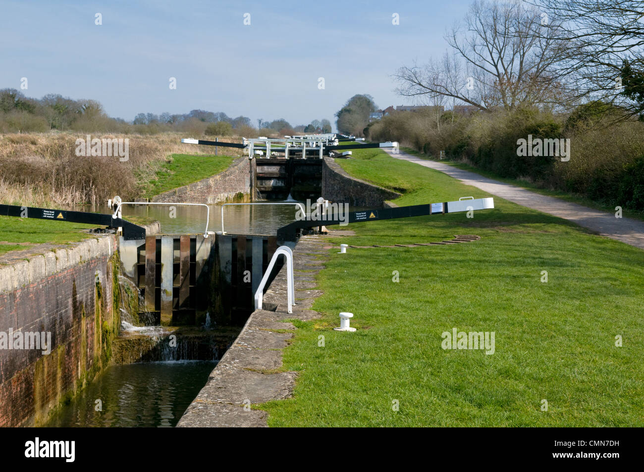 Canal Locks at Kennet and Avon Canal, Devizes, Wiltshire on sunny day ...