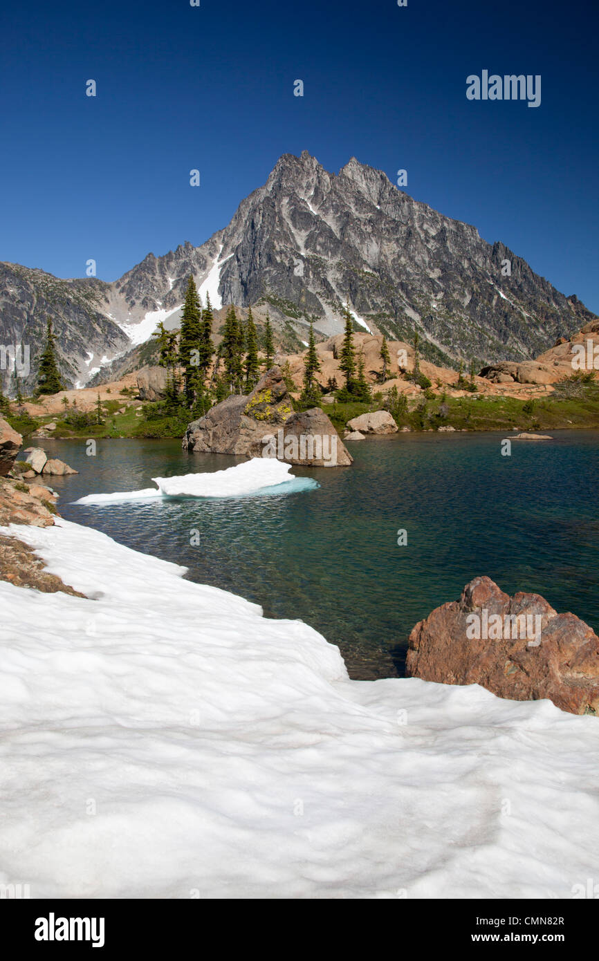WA, Alpine Lakes Wilderness, Ingalls Lake and Mount Stuart Stock Photo ...