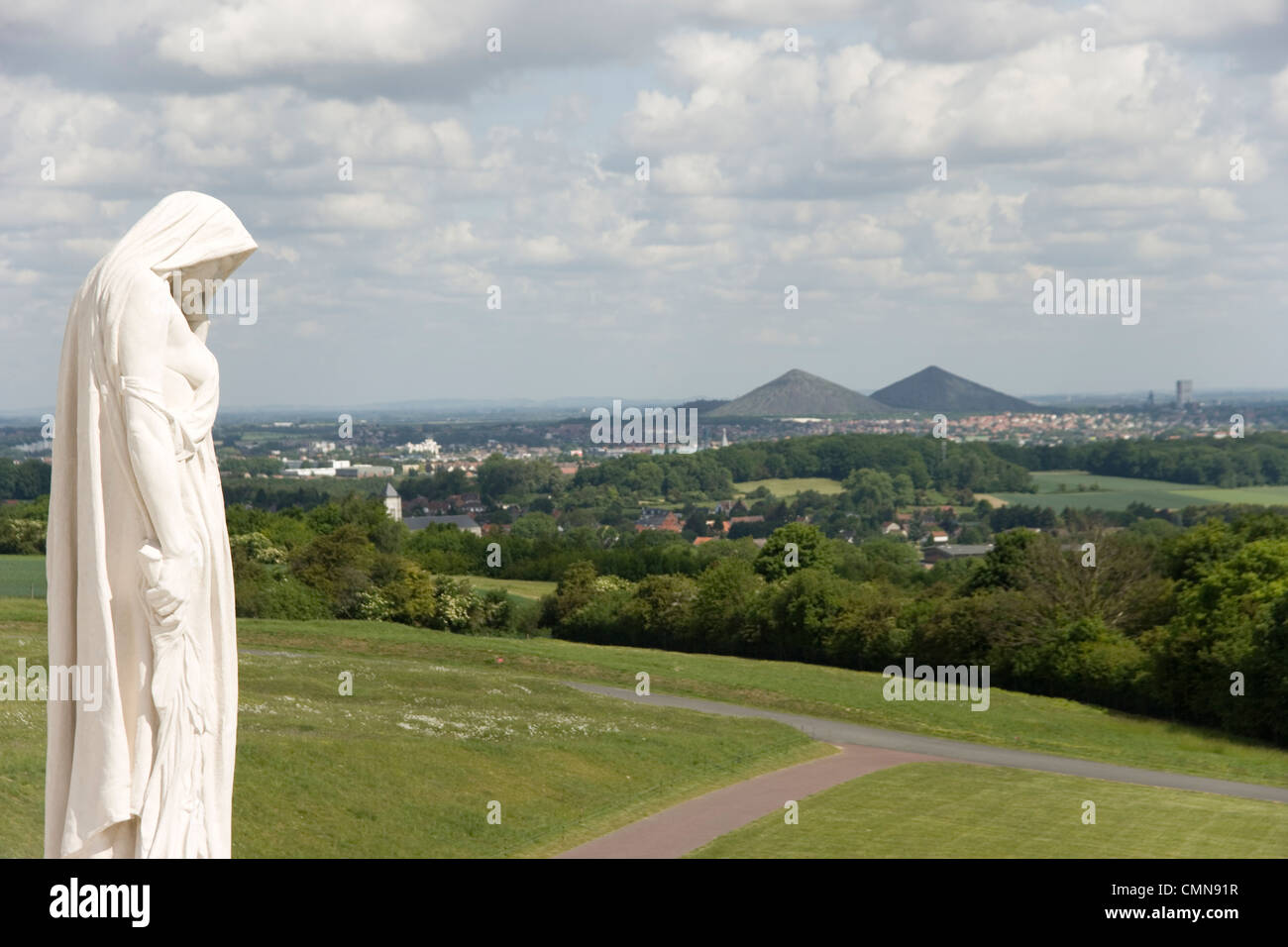 Canadian National Memorial on Vimy Ridge remembering the First World ...