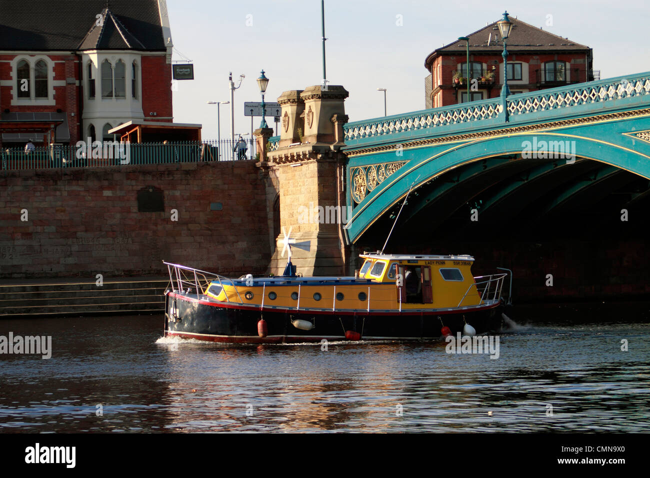 Trent Bridge, Bridge over the river Trent, Nottingham Stock Photo - Alamy