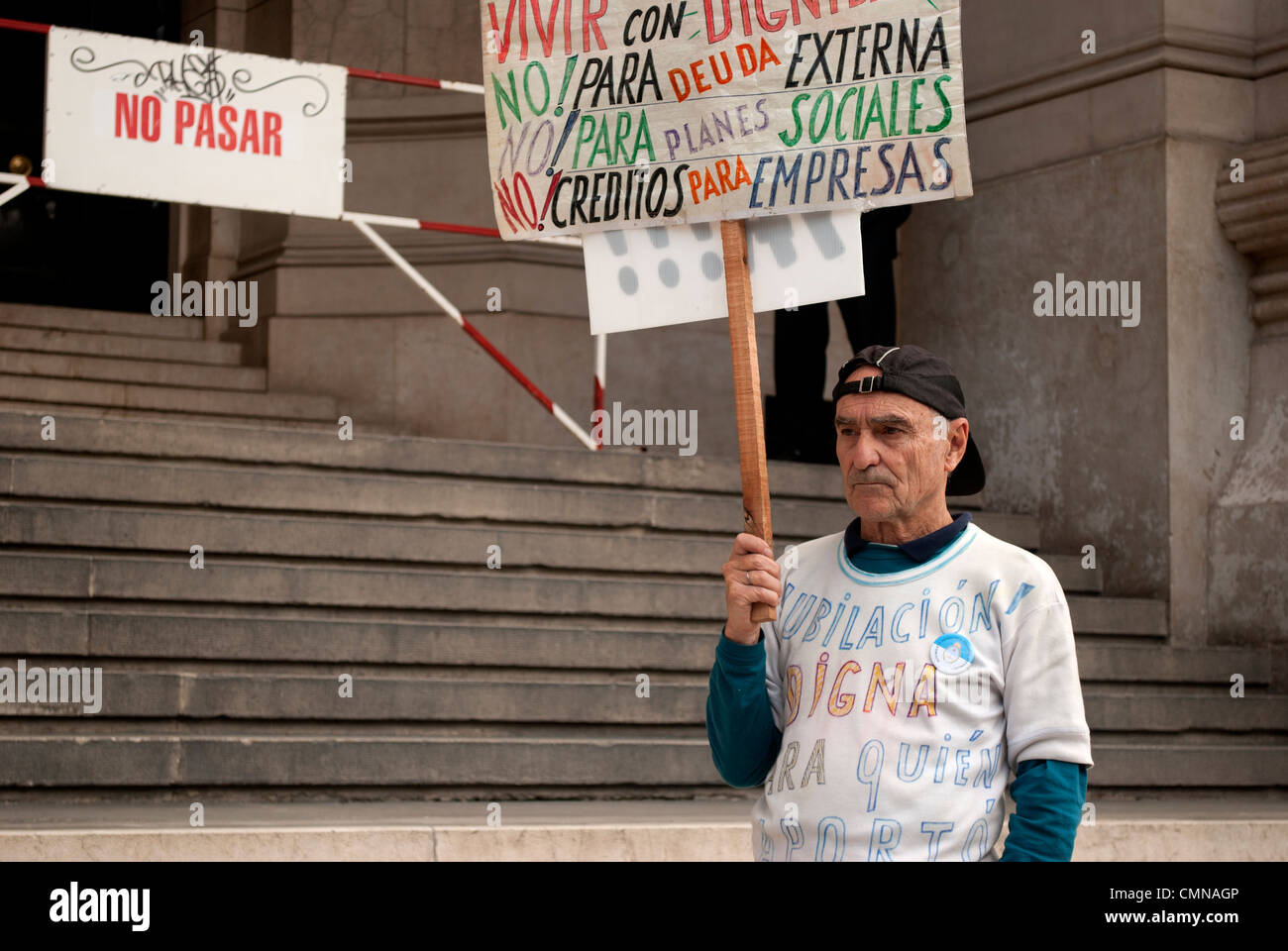 March 22, 2012, Buenos Aires, Argentina: Retired man declaring in front ...